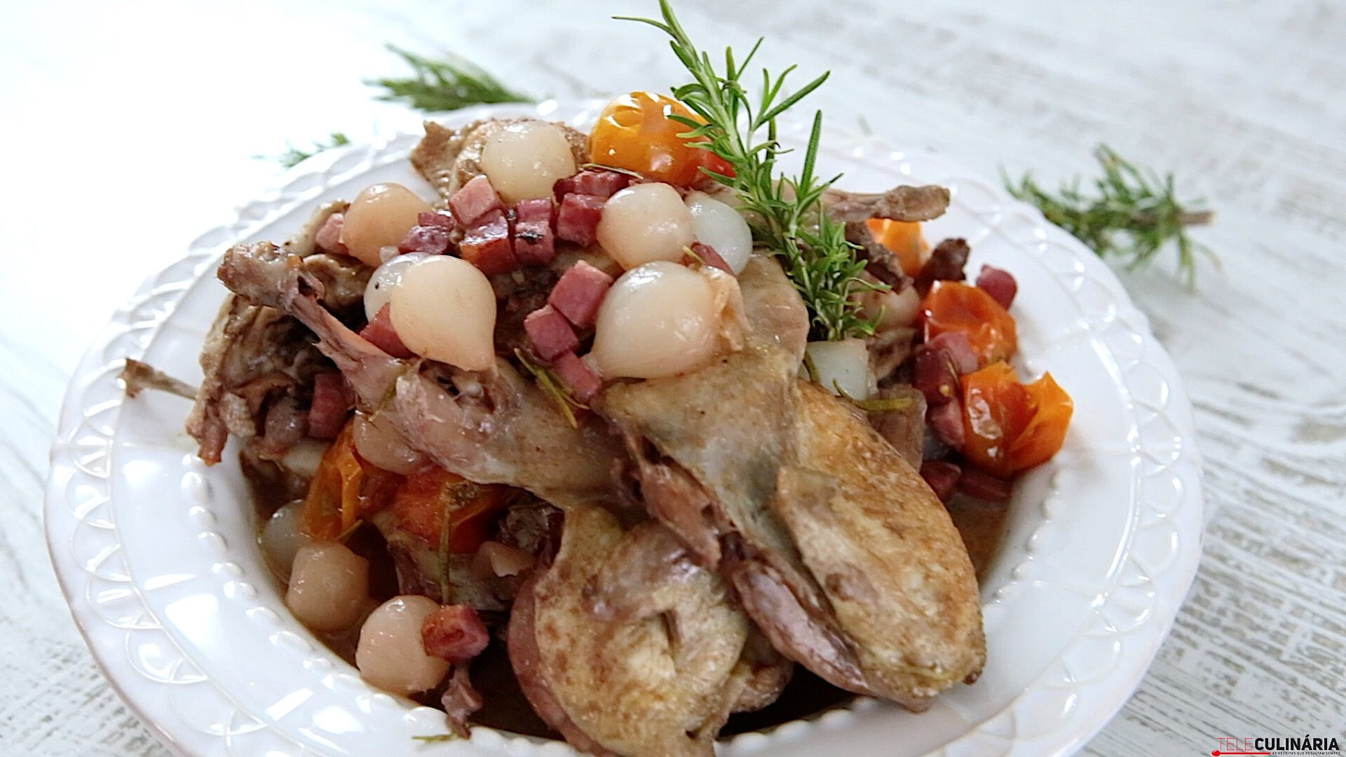 Receita deliciosa de Codornizes com vinho tinto - Teleculinária