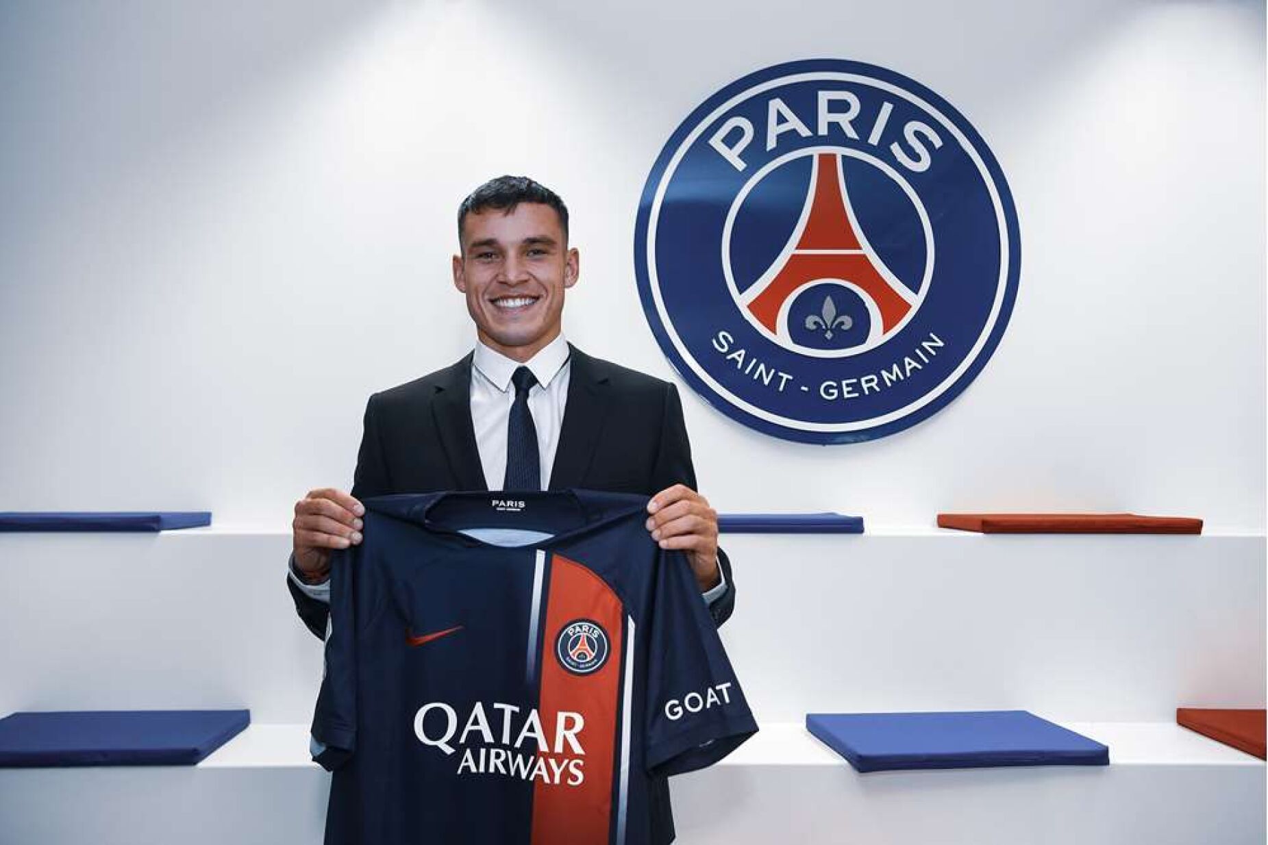Ugarte oficializado no PSG por 60 milhões de euros Ugarte oficializado no PSG por 60 milhões de euros