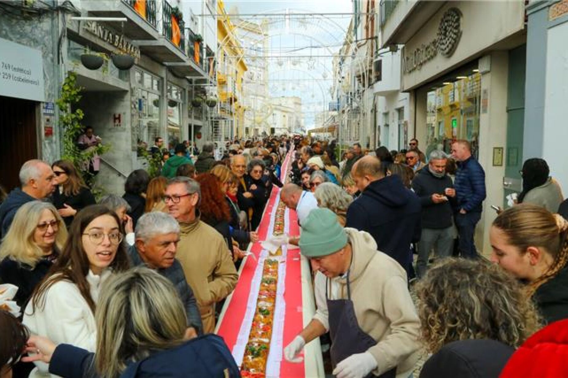 Bolo Rei Gigante Volta A Homenagear O Castelo De Beja