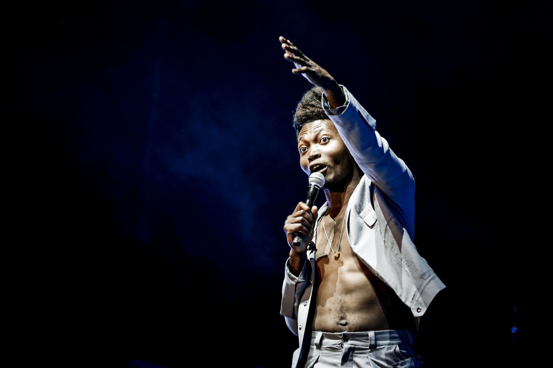 Benjamin Clementine A Voz Que Canta Com O Corpo Todo