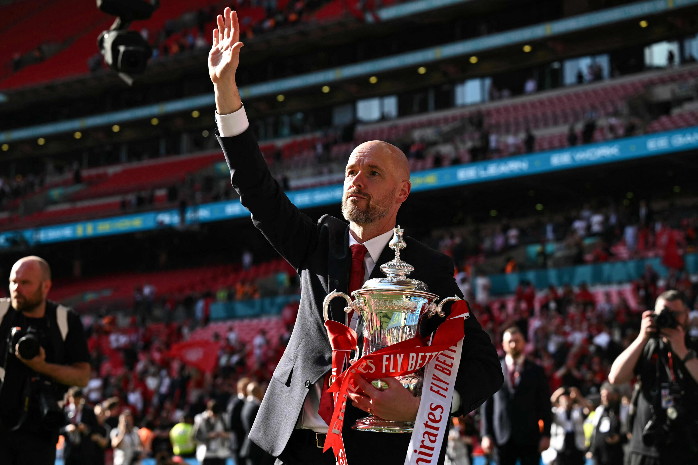 Erik ten Hag renova pelo Manchester United Erik ten Hag renova pelo Manchester United