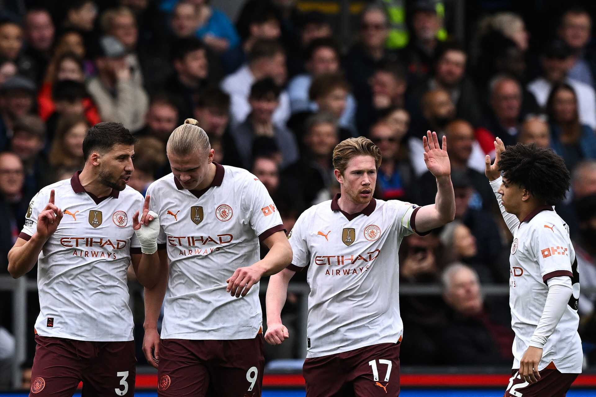 Manchester City Vence Crystal Palace E Iguala Provisoriamente Líder