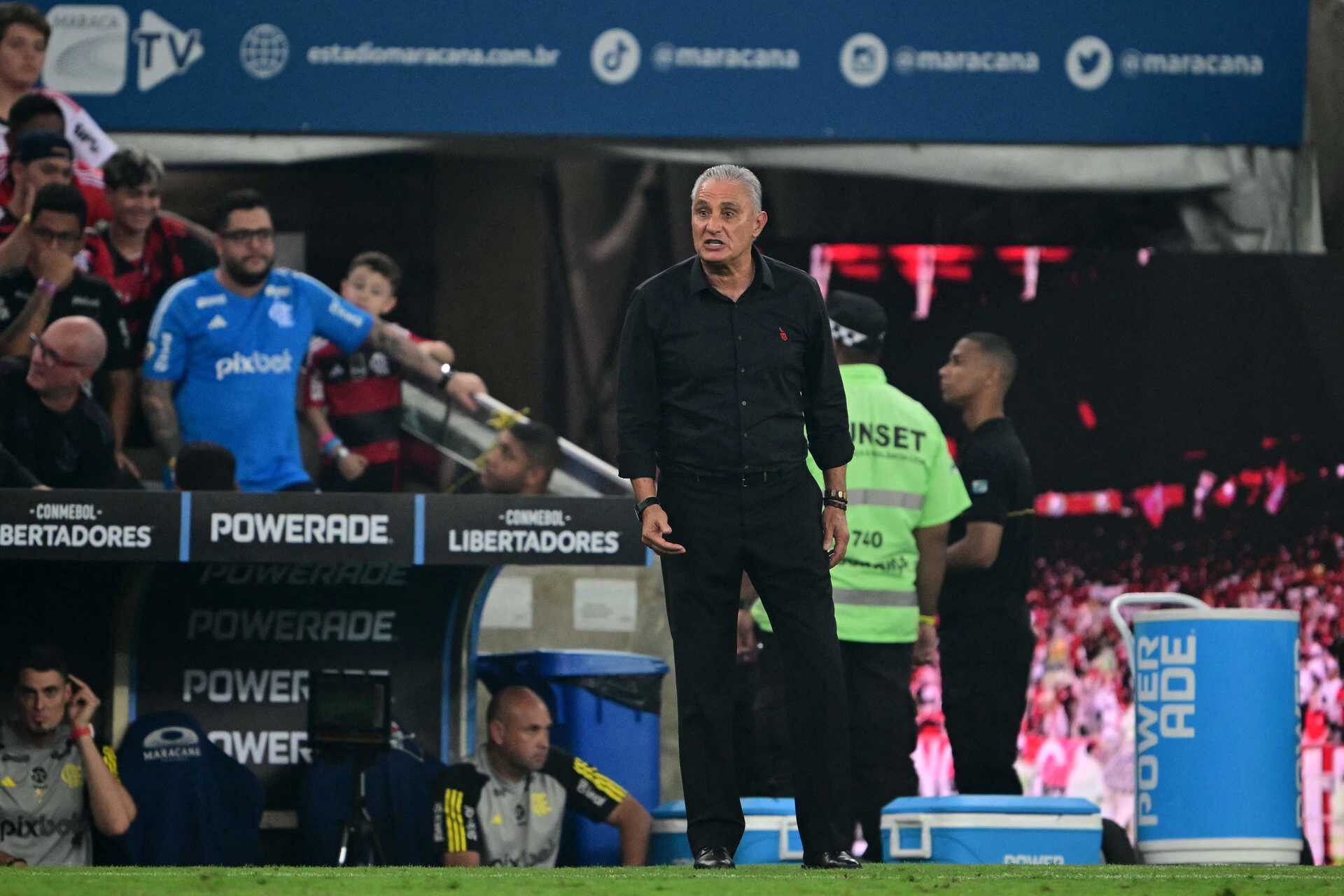 Tite deixa o Flamengo e Filipe Luís assume o comando técnico Tite deixa o Flamengo e Filipe Luís assume o comando técnico