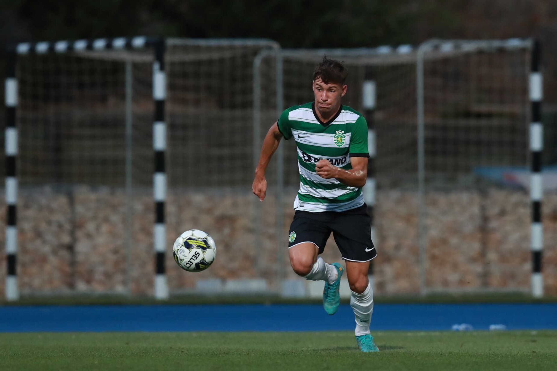 Duro Golpe Nas Aspirações De Diogo Travassos Lateral Vai Ser Novamente