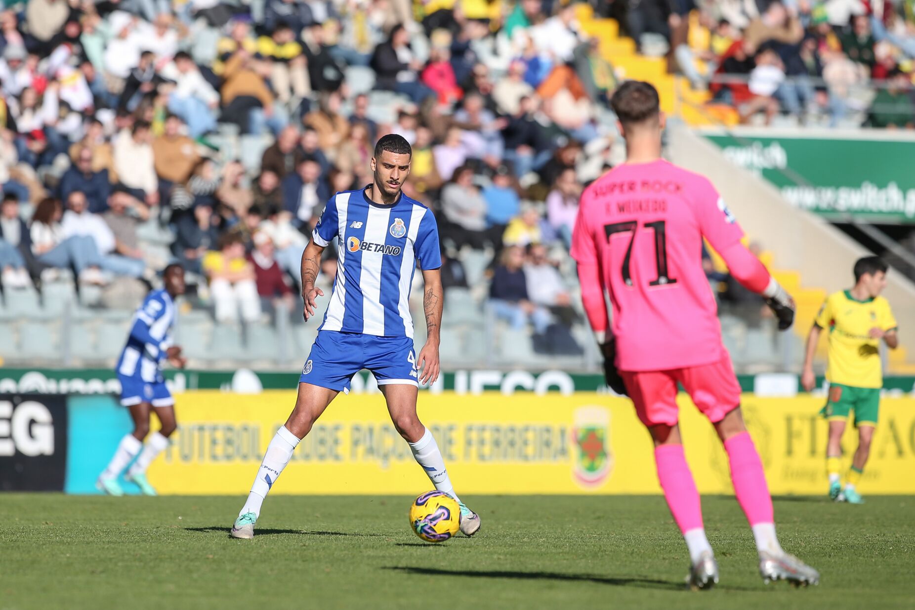 David Carmo “congelado” Até Chegar Outro Central Ao Fc Porto