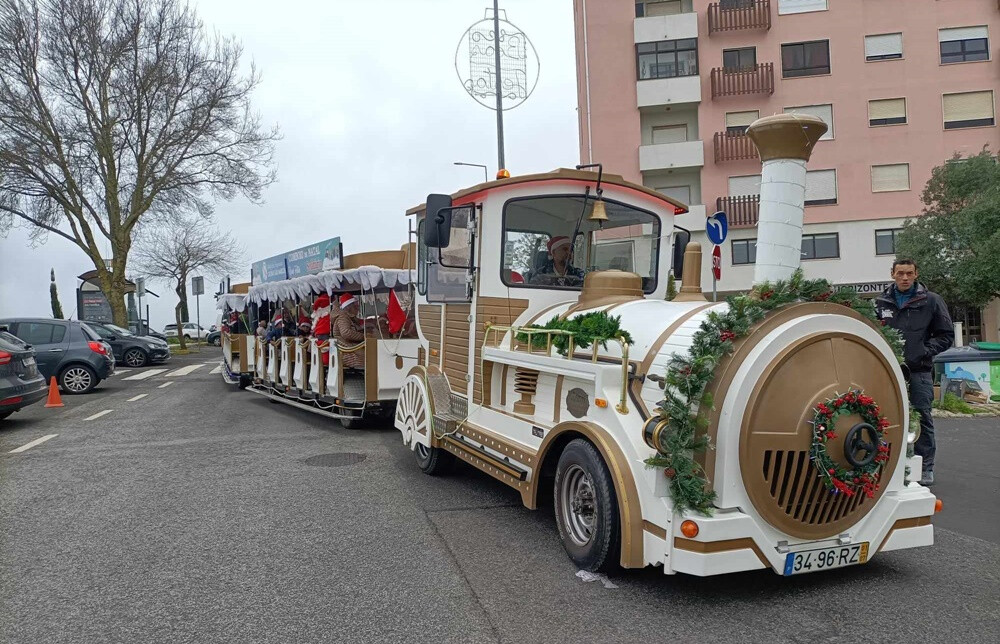 Comboio de Natal volta a percorrer o centro de Vale de Cambra com ...