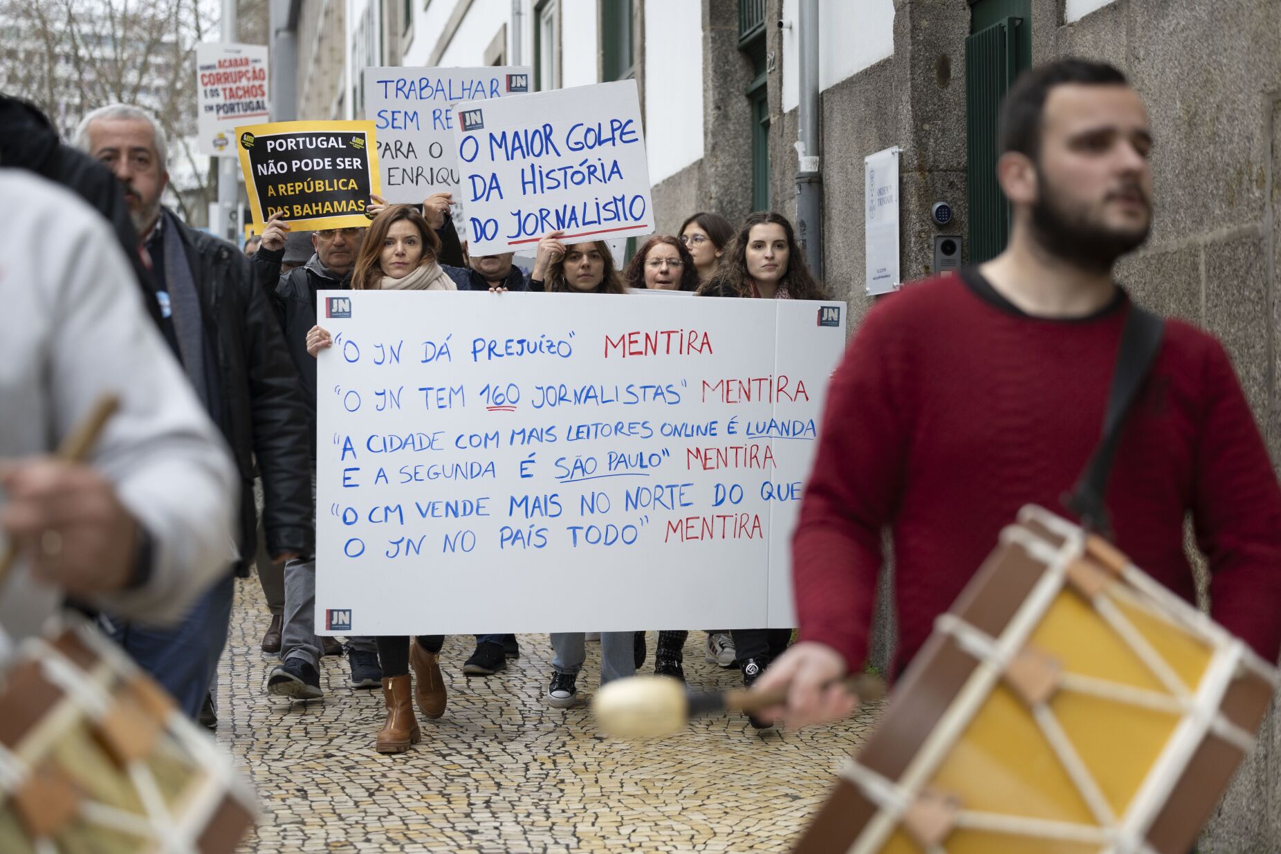 Jornalistas reunidos em congresso aprovam greve geral por unanimidade Jornalistas reunidos em congresso aprovam greve geral por unanimidade