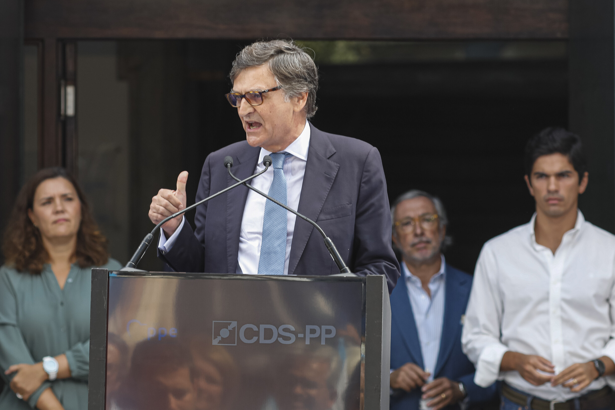 Manuel Monteiro defende que AD só ganhou porque o CDS "estava lá" e ...